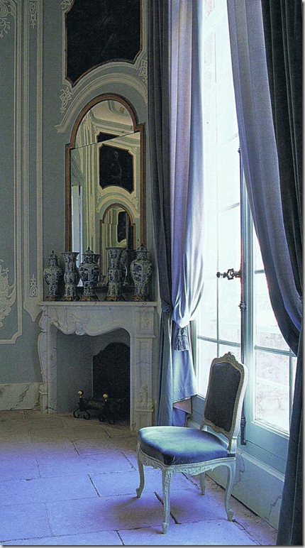 Things That Inspire: Softly curved mantels